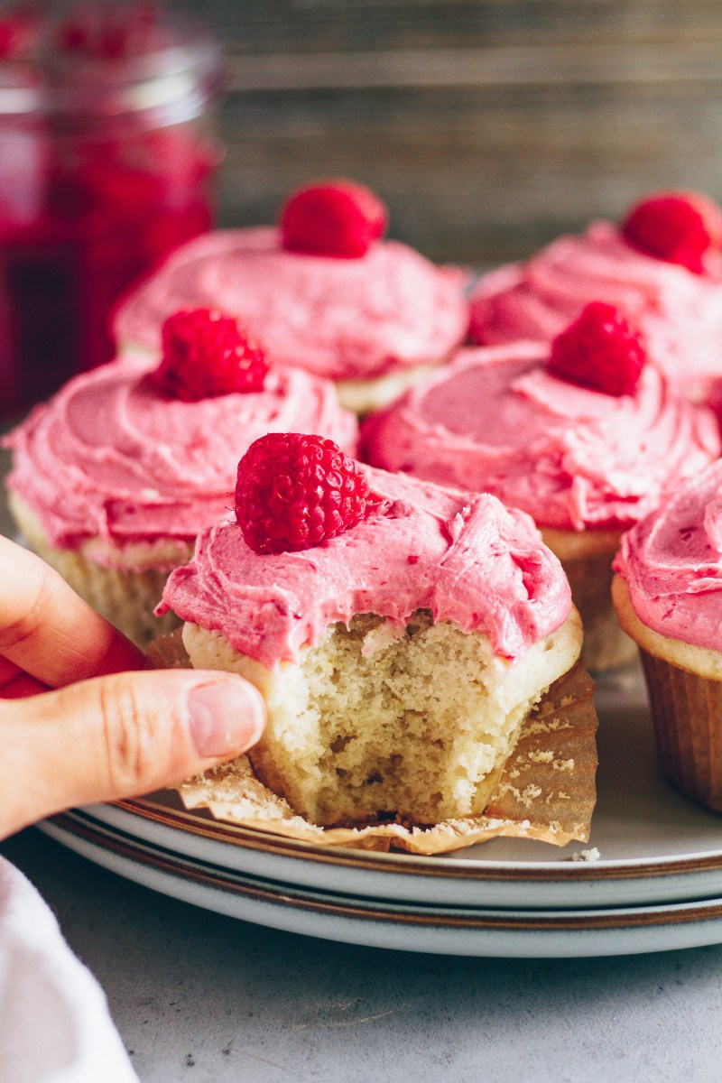 Vegan Lemon Raspberry Cupcakes – healthienut