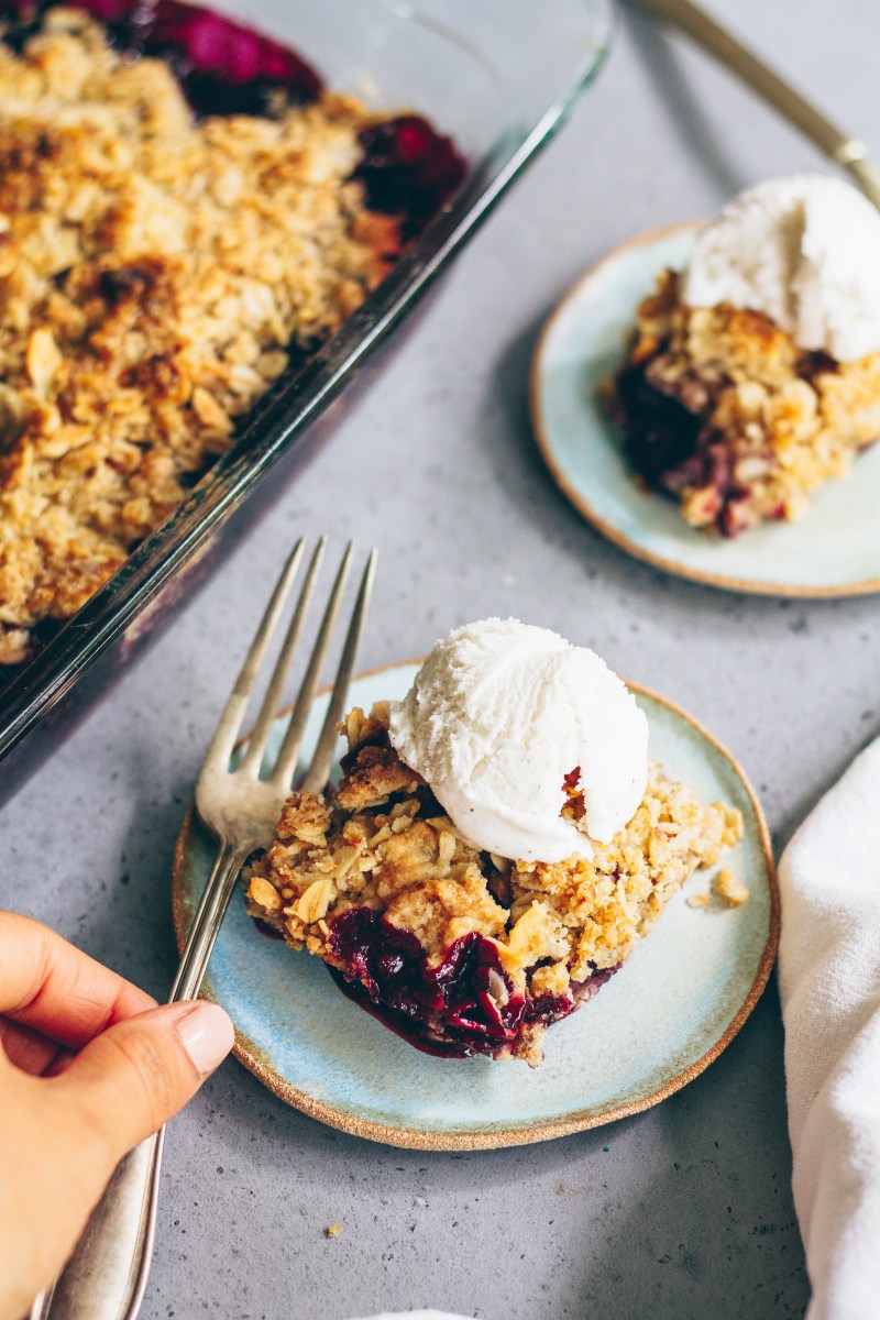 Triple Berry Crisp – healthienut