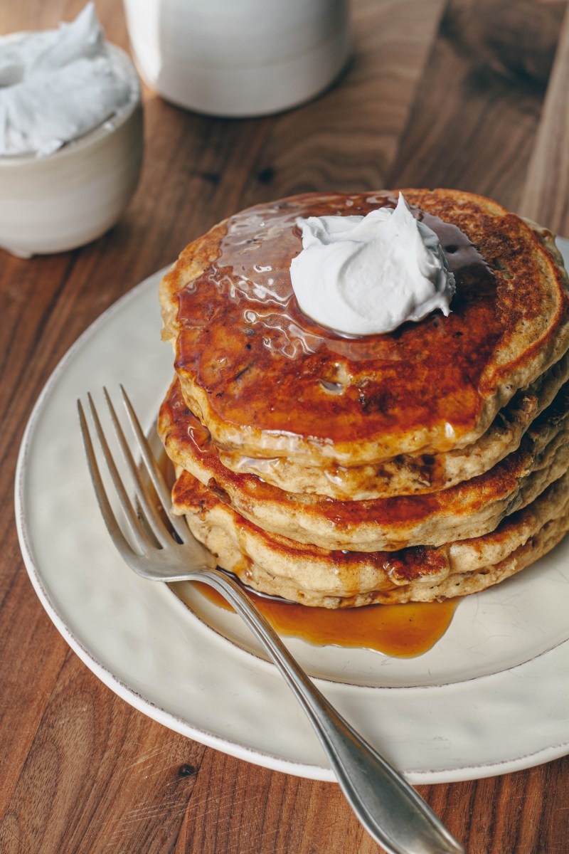 Sticky Toffee Pudding-inspired Pancakes – healthienut