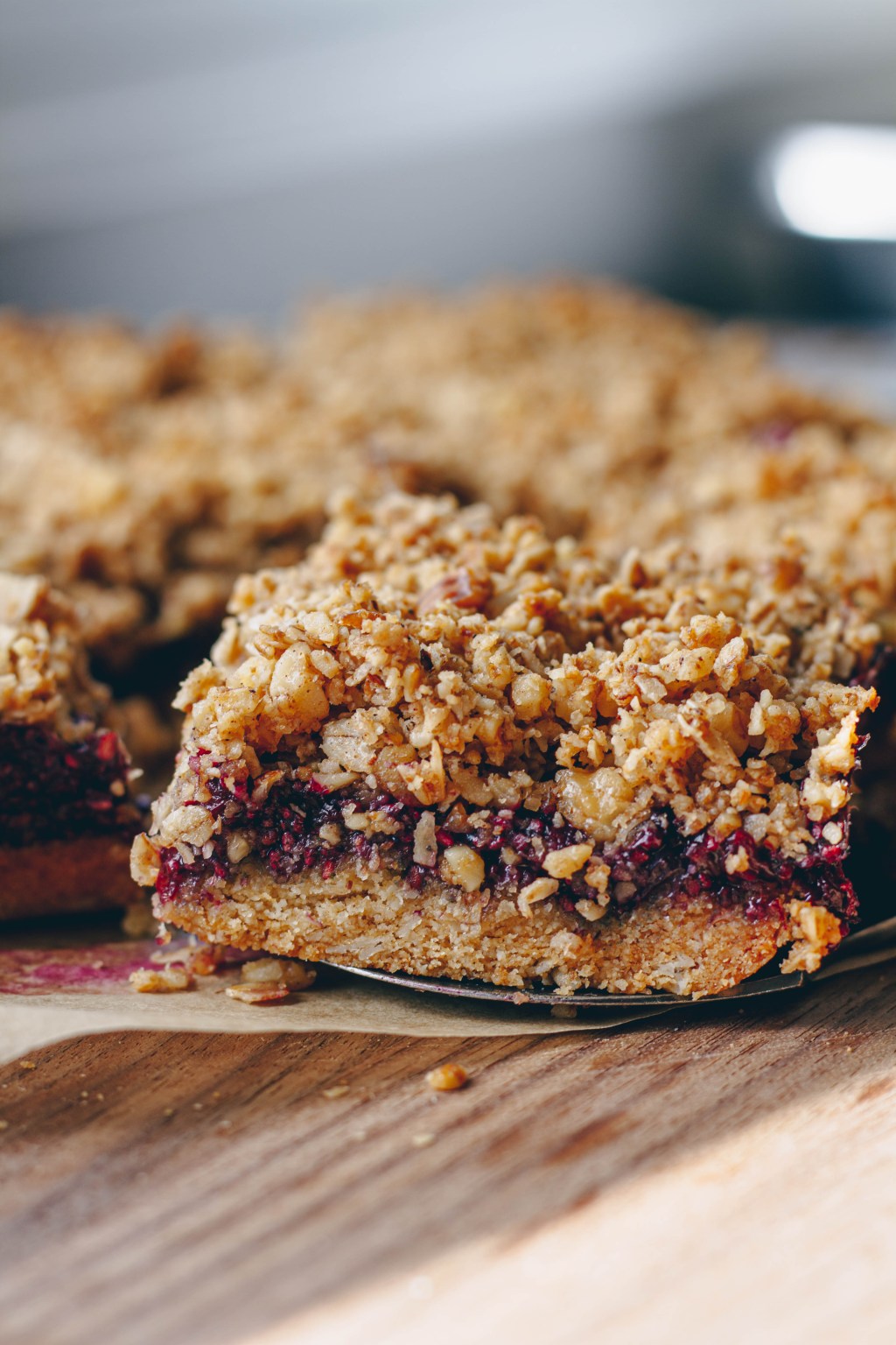 Berry Oat Shortbread Bars – healthienut