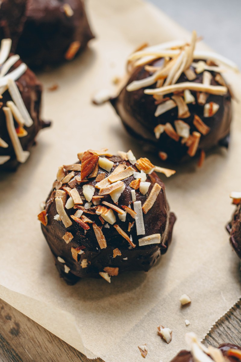 Chocolate Coconut Almond Truffles – healthienut
