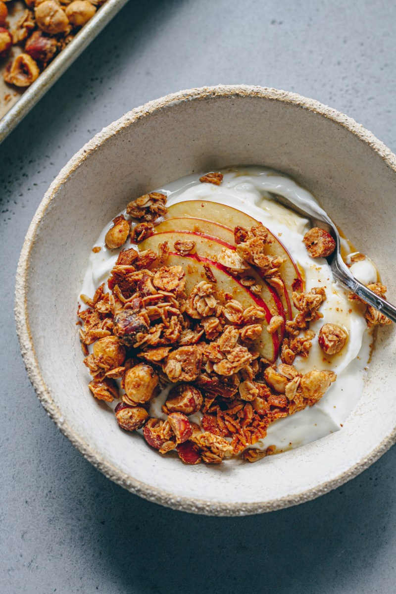Homemade Maple Hazelnut Granola – healthienut