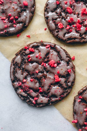 Dark Chocolate Double Raspberry Cookies – healthienut
