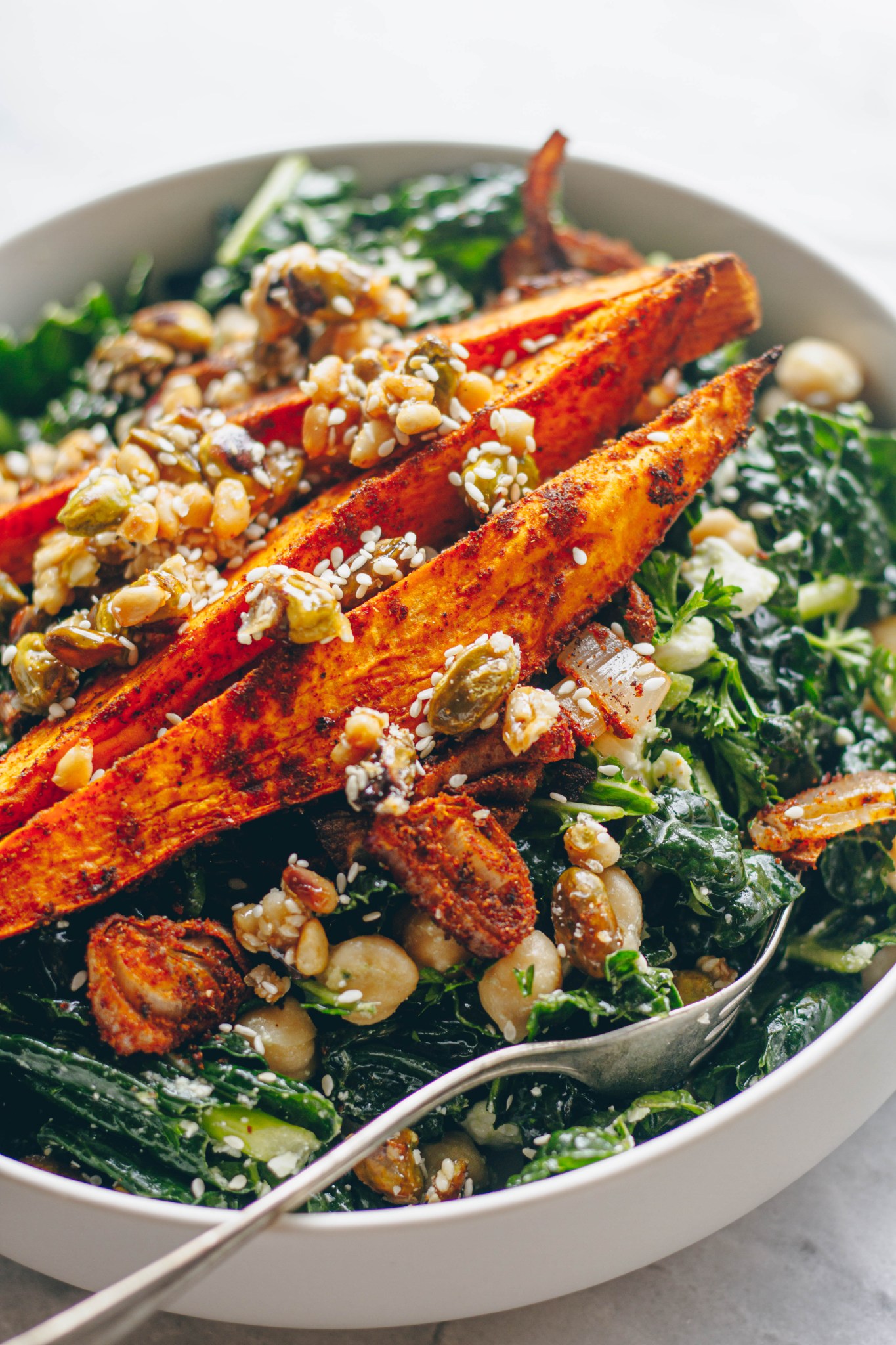 Sweet Potato & Kale Salad with Caramelized Nuts – healthienut